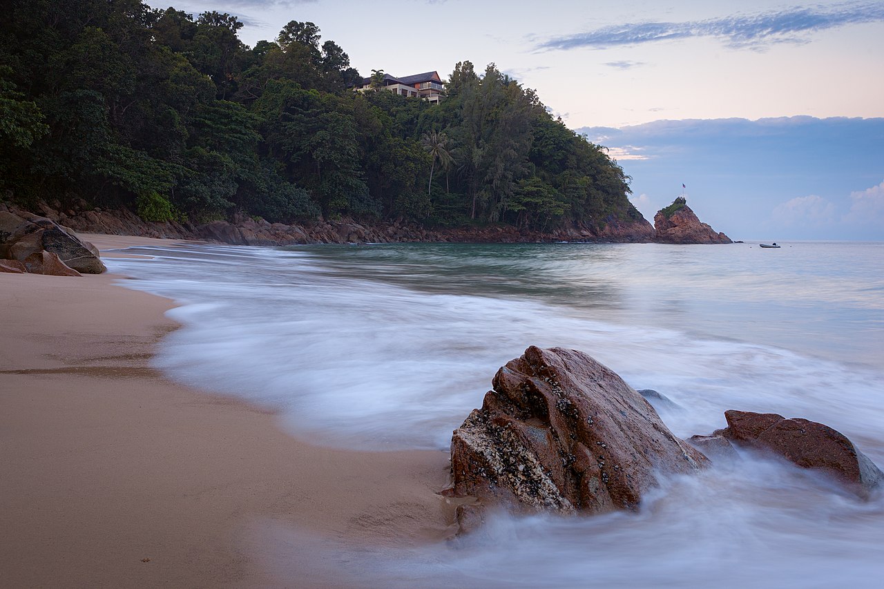 Ultimate Guide to Banana Beach Phuket | Siam Niramit Phuket